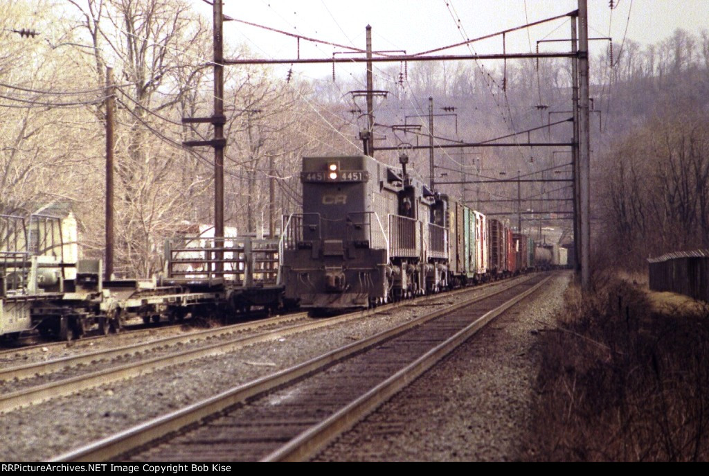 CR 4451 West, passing welded rail train